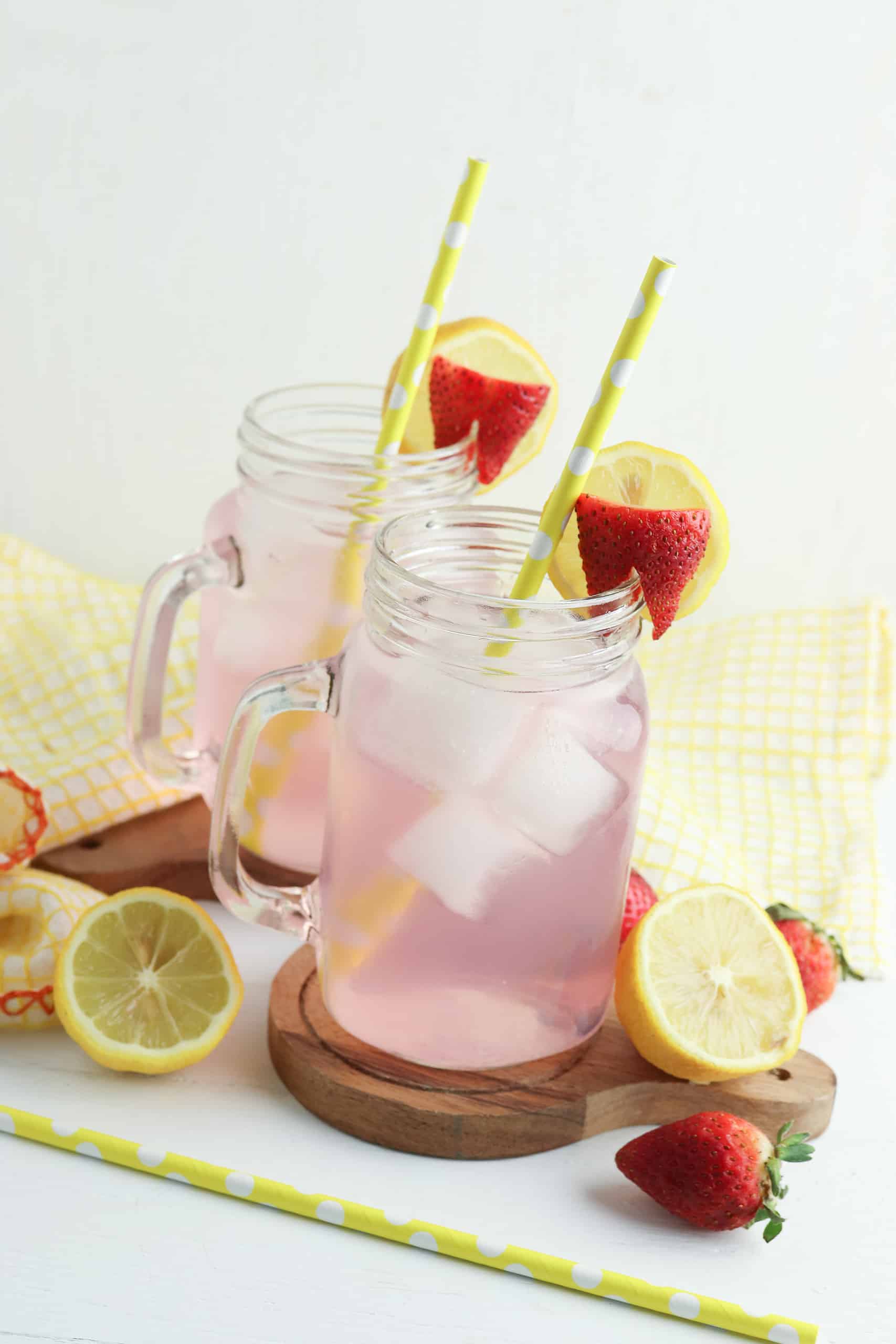 5-Minute Non-Alcoholic Strawberry Lemonade Spritzer